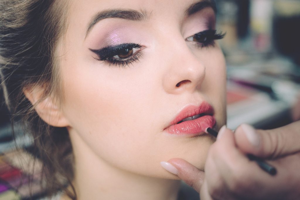 Formation de maquillage professionnel : comment en faire son métier en 2024